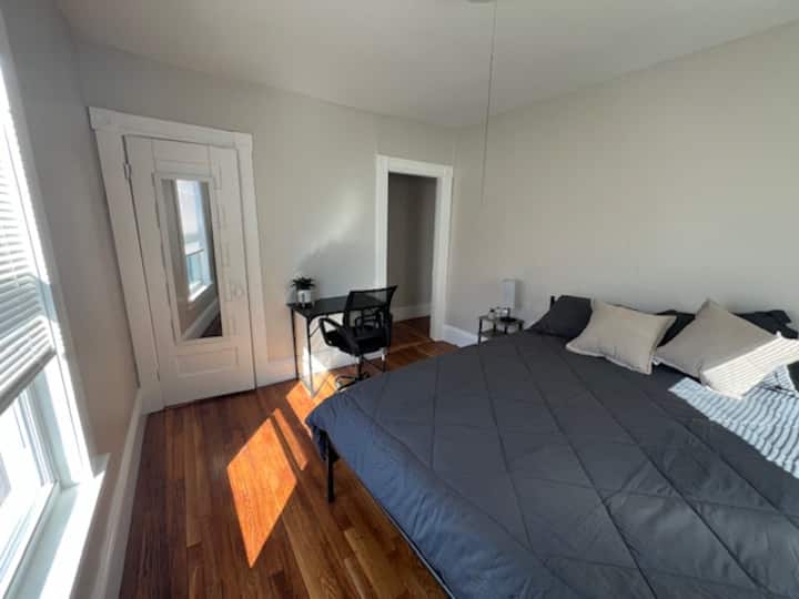 #1 Full One Bedroom Apartment In Lowell - Lowell, MA