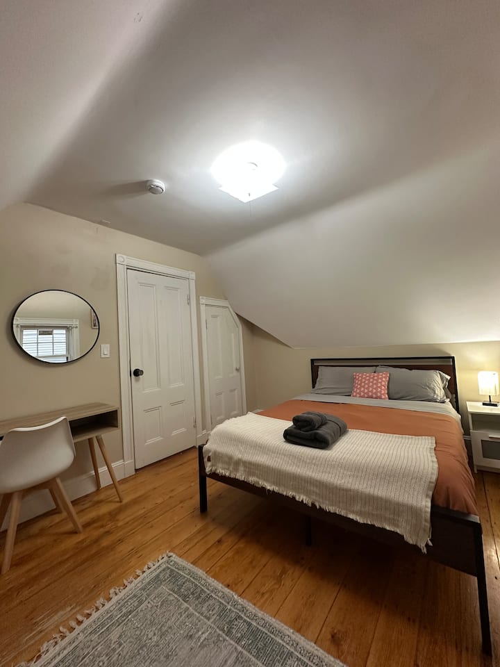 Harvard Sq Retreat 9-min Walk Central Cambridge - Cambridge, MA