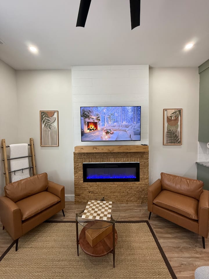 Modern Luxury & Downtown Convenience - Spartanburg, SC