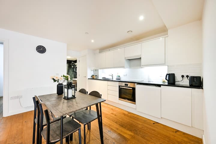2 Bed Flat | Close To London, Gatwick & Wimbledon - Croydon, UK