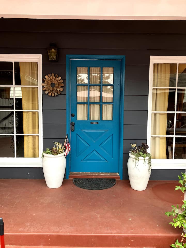 Dove Cottage - Long Beach, CA