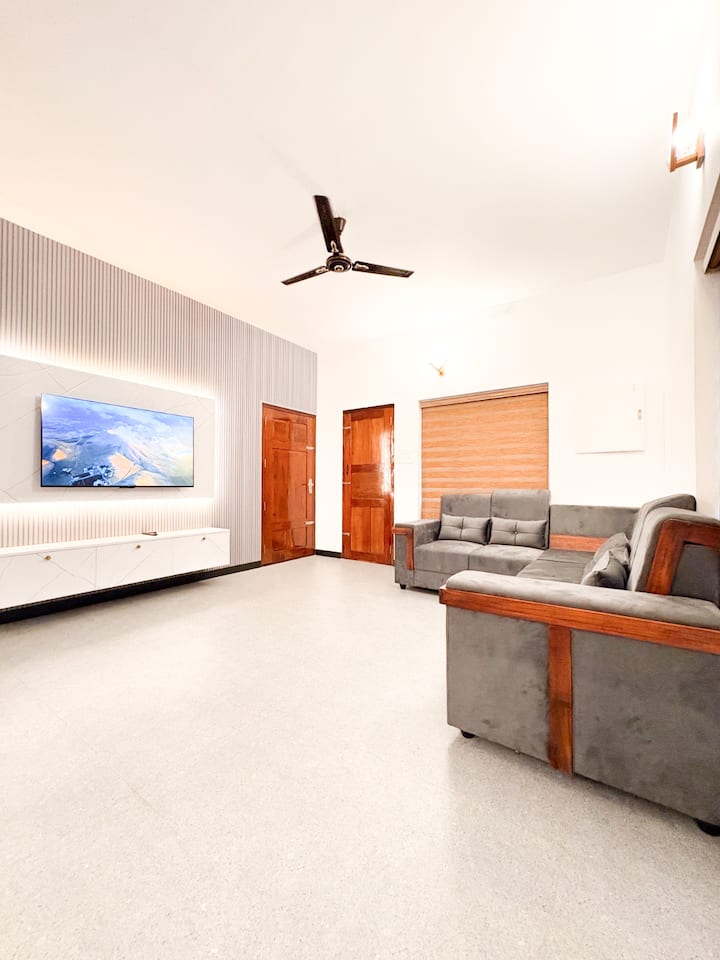 Premium 2bhk L Edappally | 5 Guests | Lulu Mall - Cochin