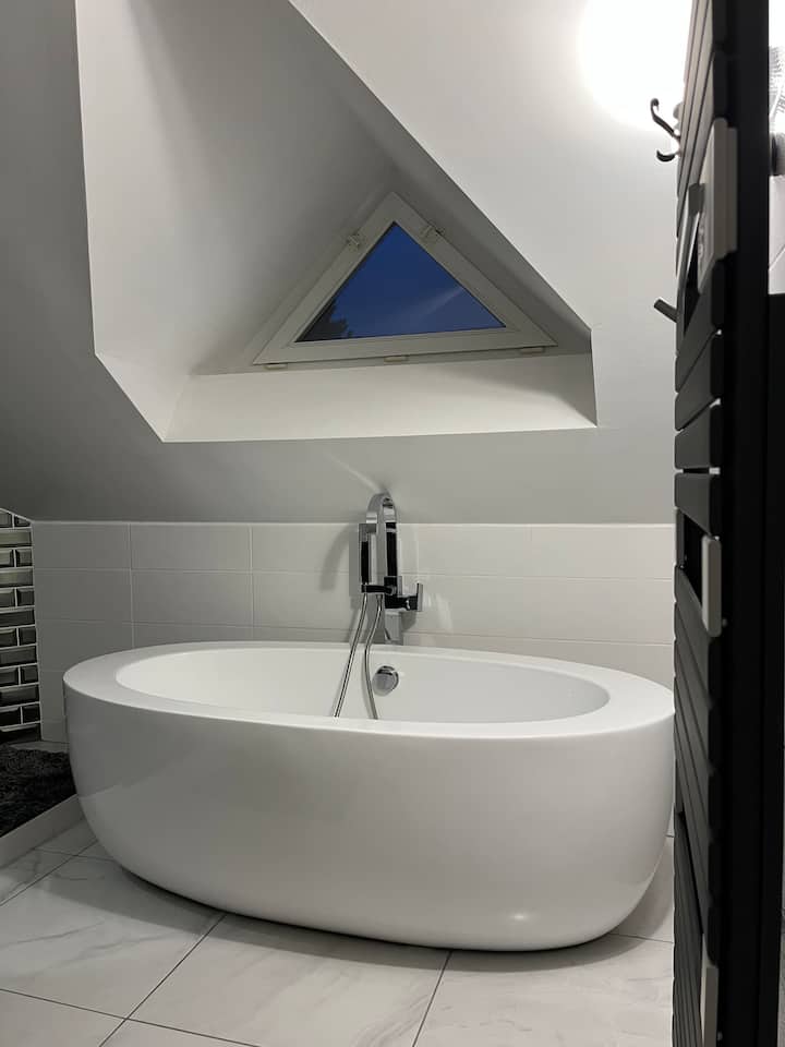 Le Cottage Black & White - Olivet