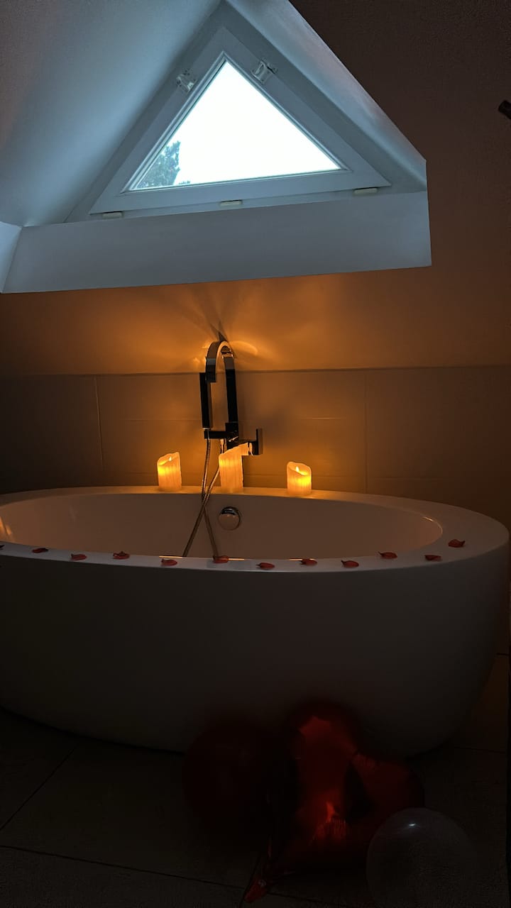 Le Cottage Black & White - Olivet