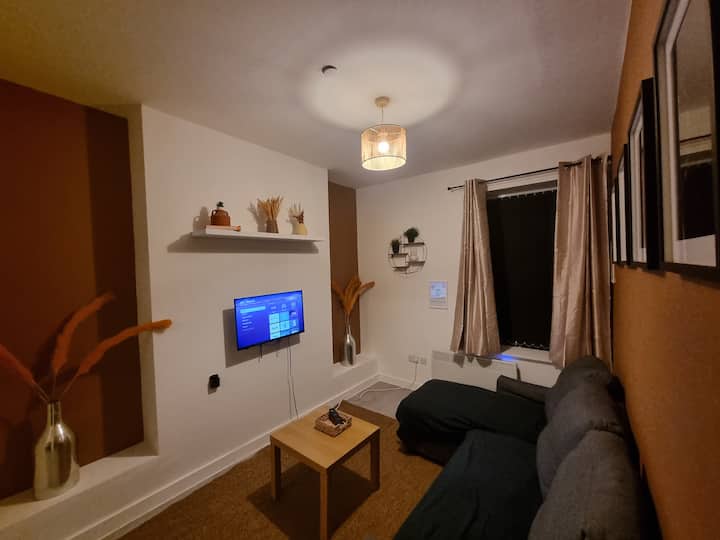 Keyless Entry · Fresh Linen · Fast Wi-fi - Cardiff