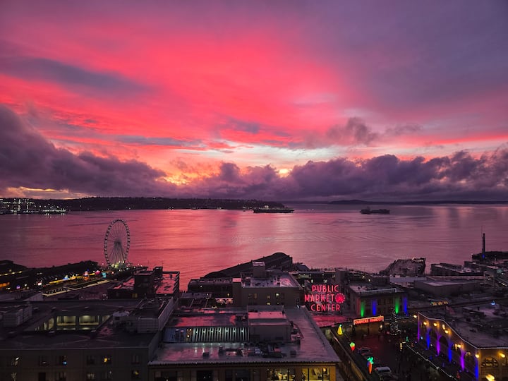 Waterfront Views @Pike Place-pool, Parking, Hottub - Lakewood - Seattle