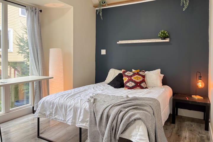 Cozy Private Room In New Westminster, Vancouver - Burnaby