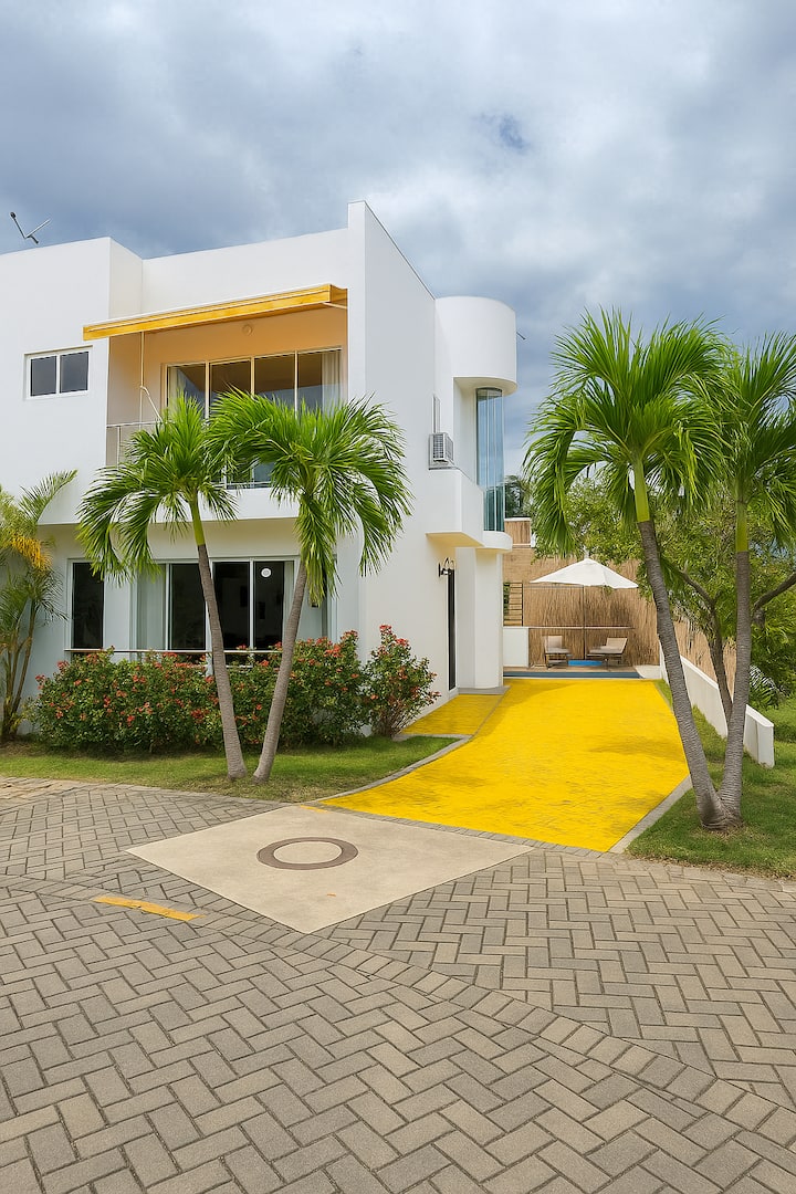 Villa Privada + Jacuzzi + Piscina + Descanso - Melgar