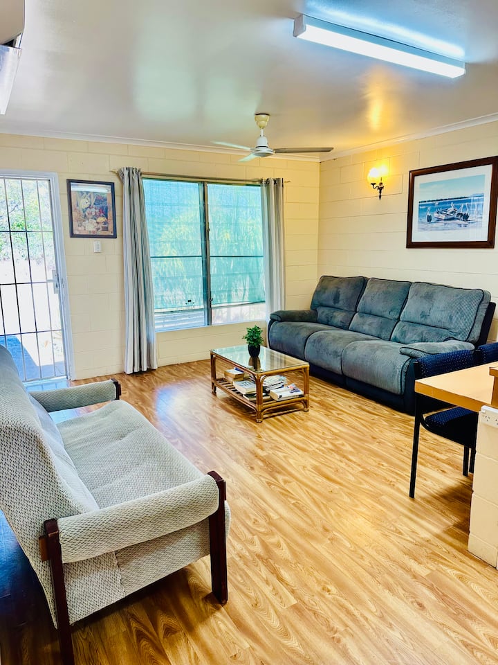 Lucinda Holiday Unit - Lucinda