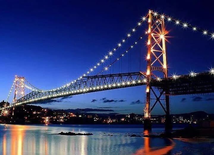Casa Com Vista Incrível Para A Ponte Hércilio Luz - Florianópolis