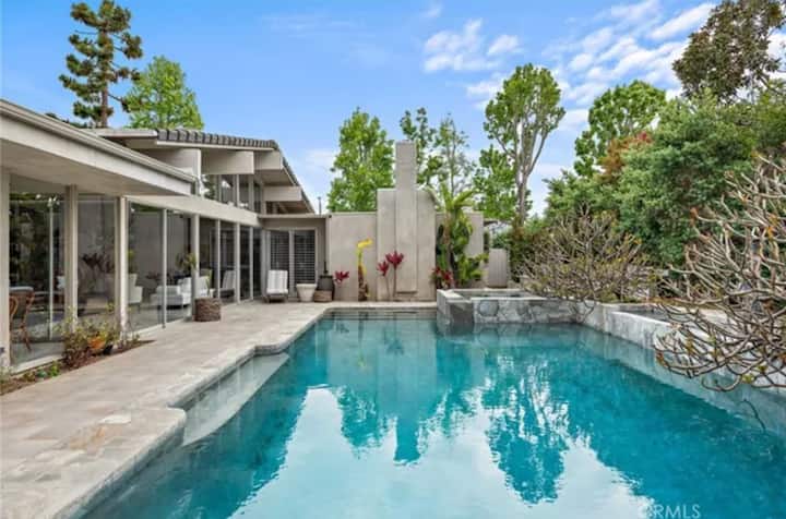 Quintessential Newport Home | Dover Shores - Newport Beach, CA