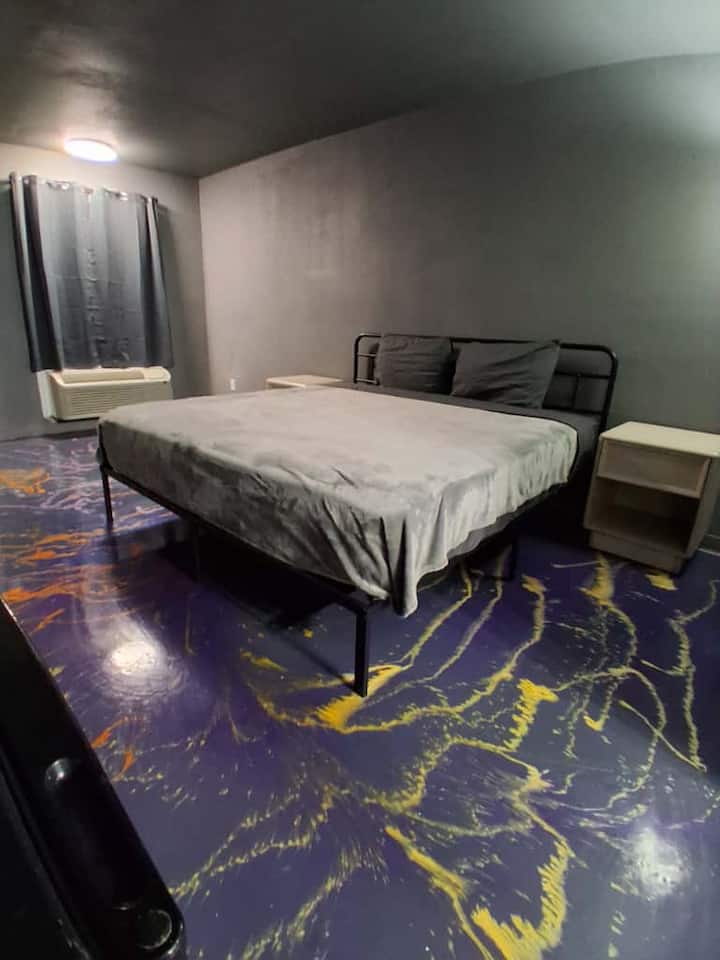 (259) King Bed Hotel Room - Gated - Jackson, MS