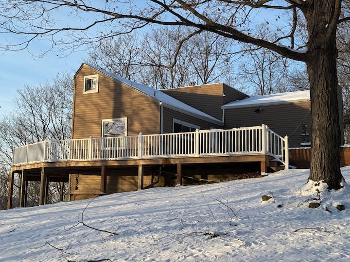 Hudson Valley Views, Woodbury Commons & Storm King - Washingtonville, NY