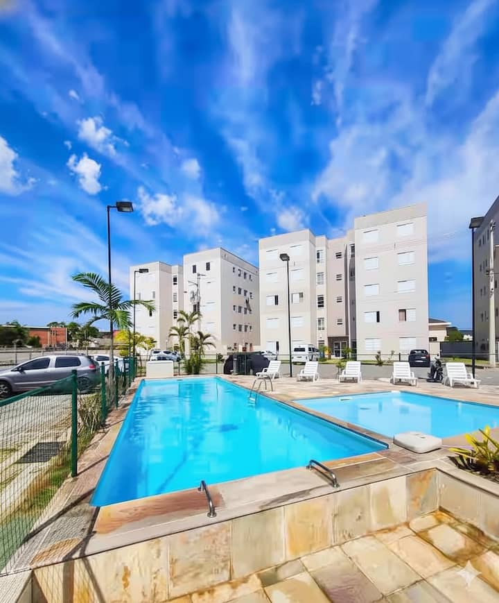 2 Quartos, Sala, Banheiro, Cozinha - Guarujá