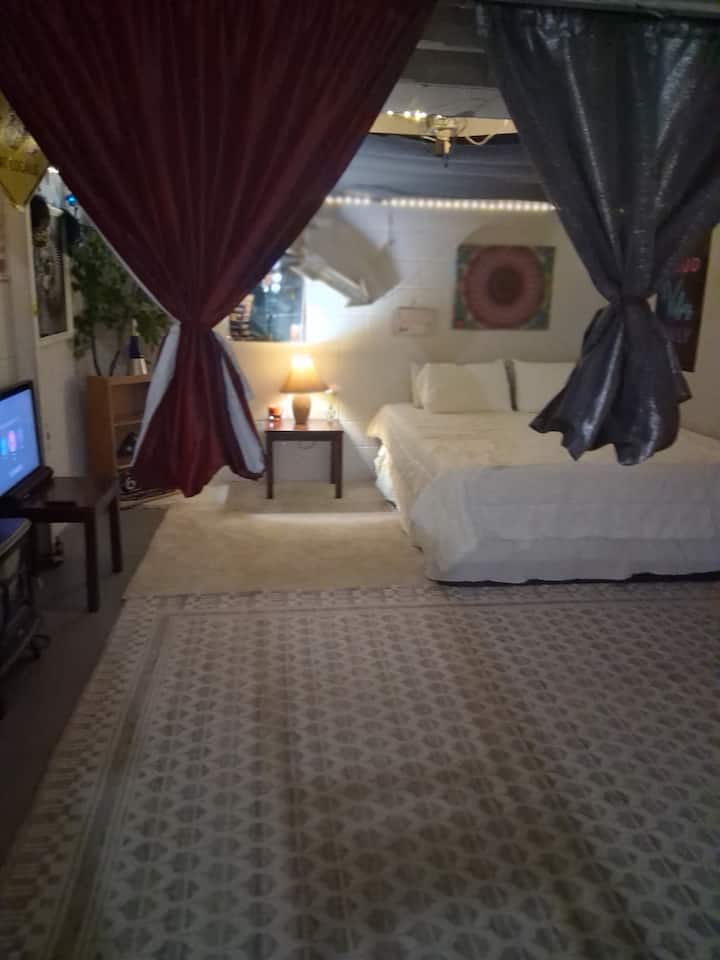 Private Suite In Cozy Home - Lincoln, NE