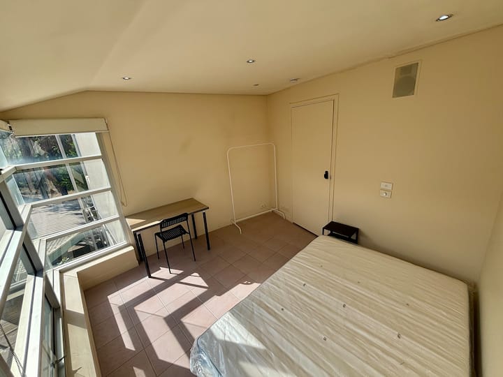 Windsor Gardens Gem - Adelaide