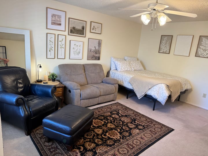 Cozy And Serene And Just The Right Size. - Mesa, AZ