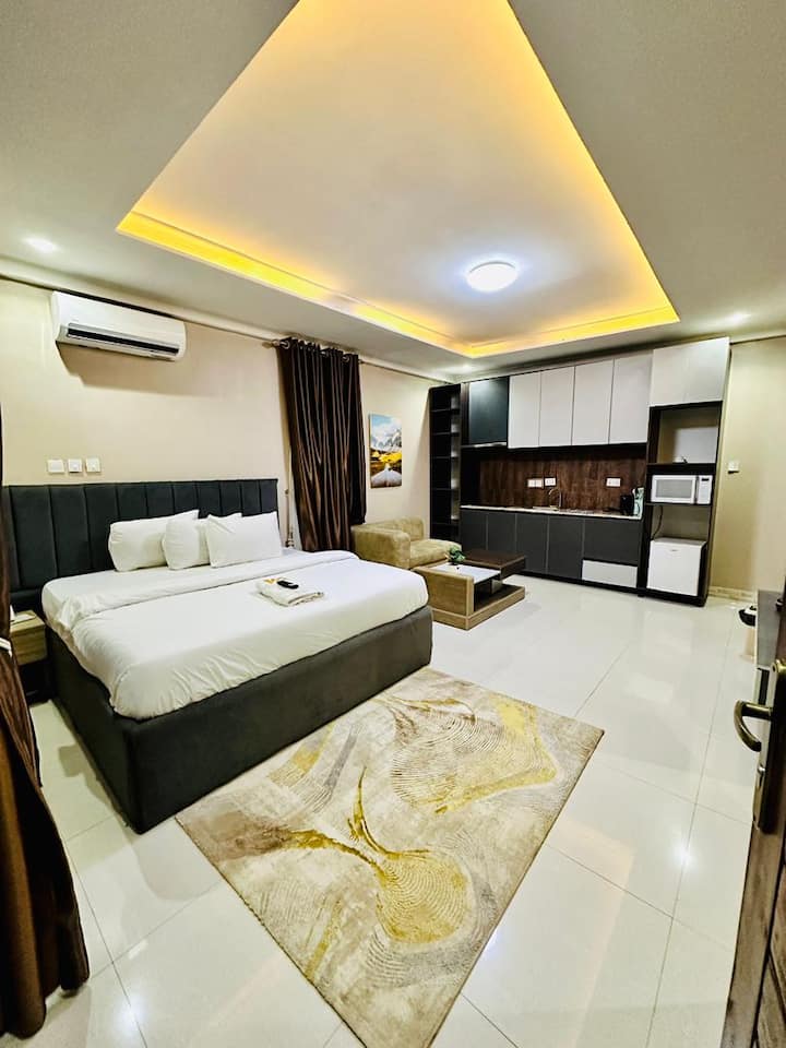 May Gold Luxury Apartments, Gra Benin City. - Benin City