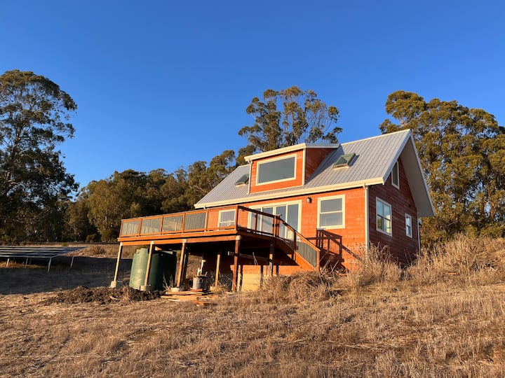 Peaceful 2-story House With Breathtaking Views - Napa, CA
