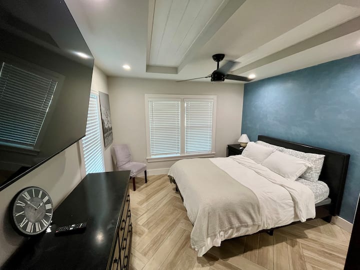 Blue Bungalow - Bowling Green, FL