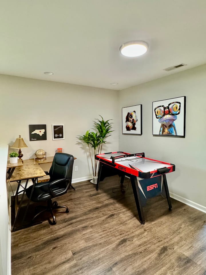 Modern Entire Single Family House University Area - Harrisburg, NC