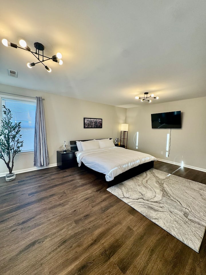 Spacious 4 Bedroom House University/pnc Pavilion - Charlotte, NC