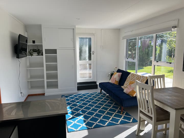 Modern Flat By A Stream With Bush Views. - Thames