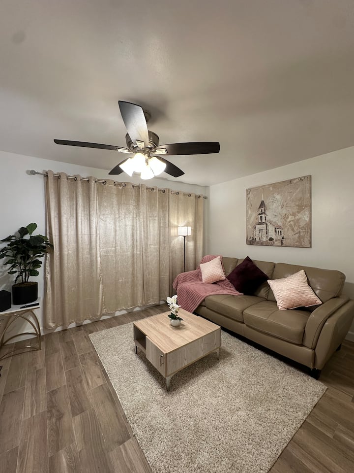 Chic Coastal Suite • Near Las Olas Beach - Fort Lauderdale