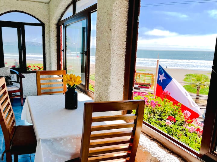 Primera Línea De Playa | Amplio Y Familiar 7 Prs. - La Serena