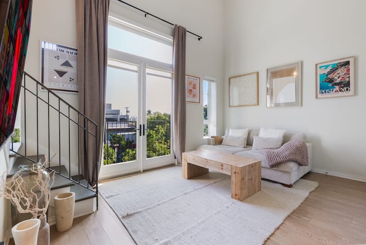 Loft With Secured Free Parking | Pool & Gym - Beverly Hills, CA