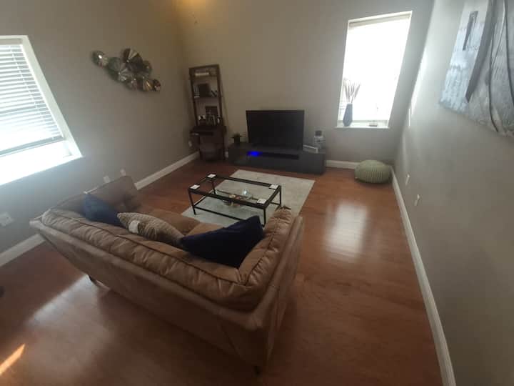 2bd/2bth Downtown Loft - Belleville, IL