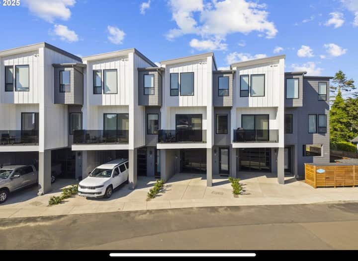 4b/3.5 Bath - Salty Knot Shoreline Escape - Waldport, OR