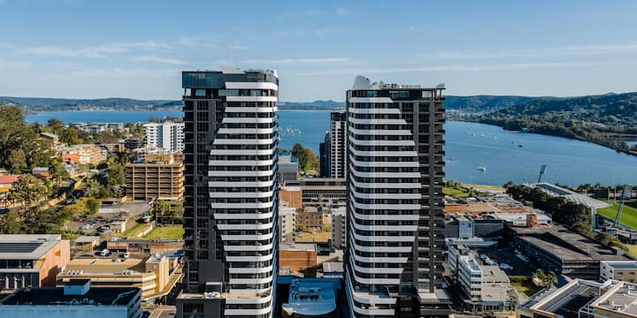 Lux Lakeside Stay - Central Coast
