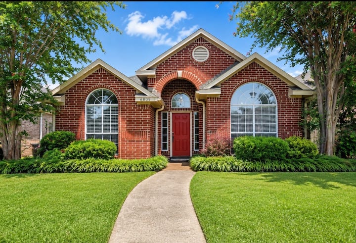3br Retreat Home 5 Beds Family Friendly - Dallas, TX