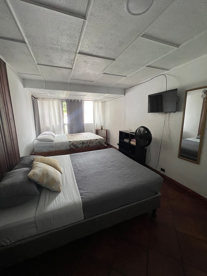 Frankie Room - San José