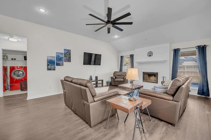 The Rustic Retreat W/ Hot Tub Patio & Fire Pit Bbq - Harker Heights, TX