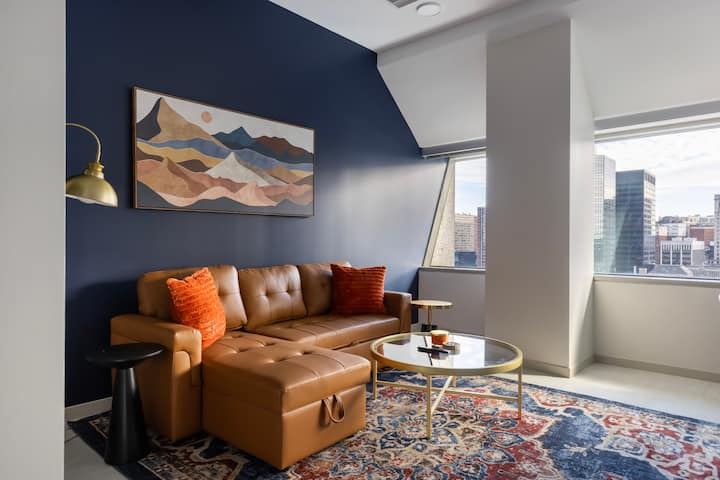 Downtown Lux Apt| W/gym+pool+lakeview - Cleveland