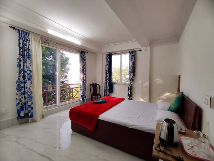 Marmen Homestay-deluxe Double Bed - City View - India