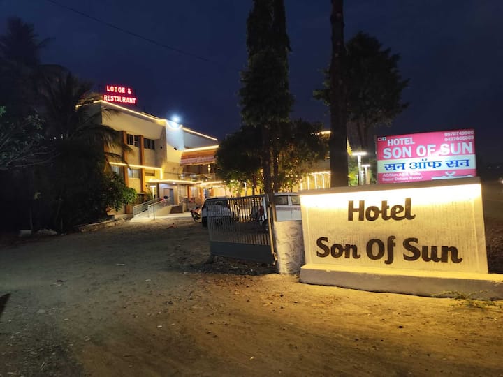 Hotel Son Of Sun Super Deluxe Ac Room - Tuljapur