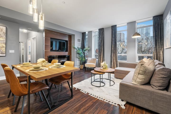 Chic Urban Escape In Cabbagetown + 1 Free Parking - Mississauga