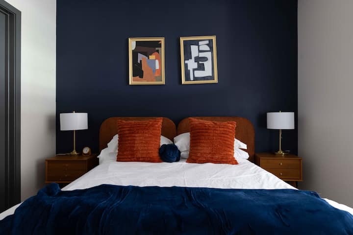 Lux Downtown Apt | W/lndry+gym+pool - Cleveland