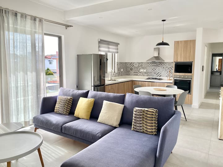 Tempus Central * Bazaar/metro/supermarket/resto - Mauricio