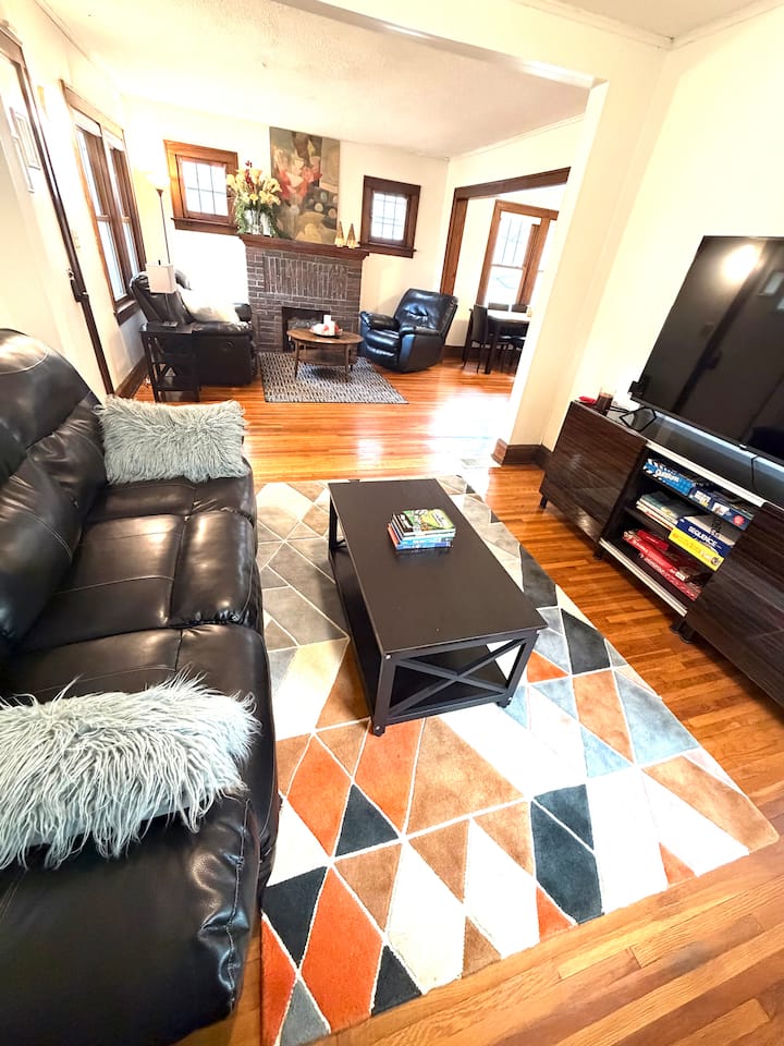 Urban Hideaway
Como, Uofm, Stadiums, Moa, Msp, Dt - Minneapolis