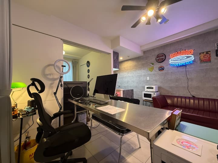 American Graffiti Theme~digital Nomad Work Base - Sapporo