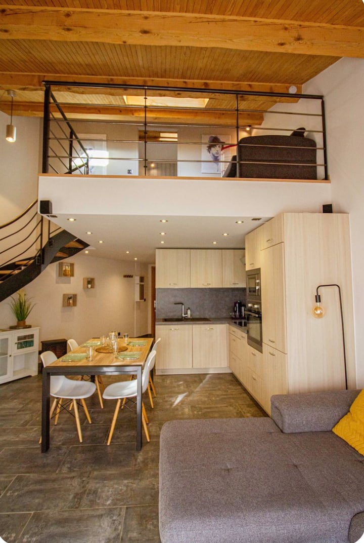 L'adb -  Parking, Vue Montagne, Secteur Prisé - Albertville