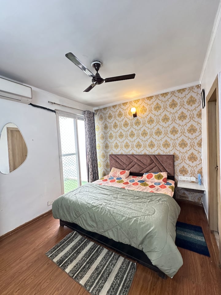 2bhk | Luxury Apartment Near Dmart & Golden I Mall - Noida