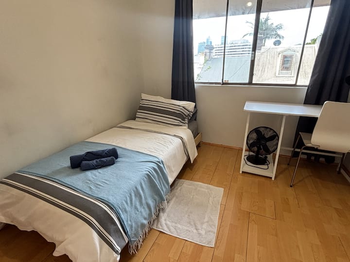 Cozy Single Room In Shared Home | Ideal For One - Surry Hills