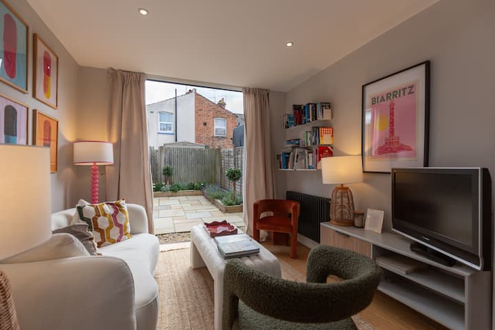 Contemporary Flat In Dollis Hill - Edgware