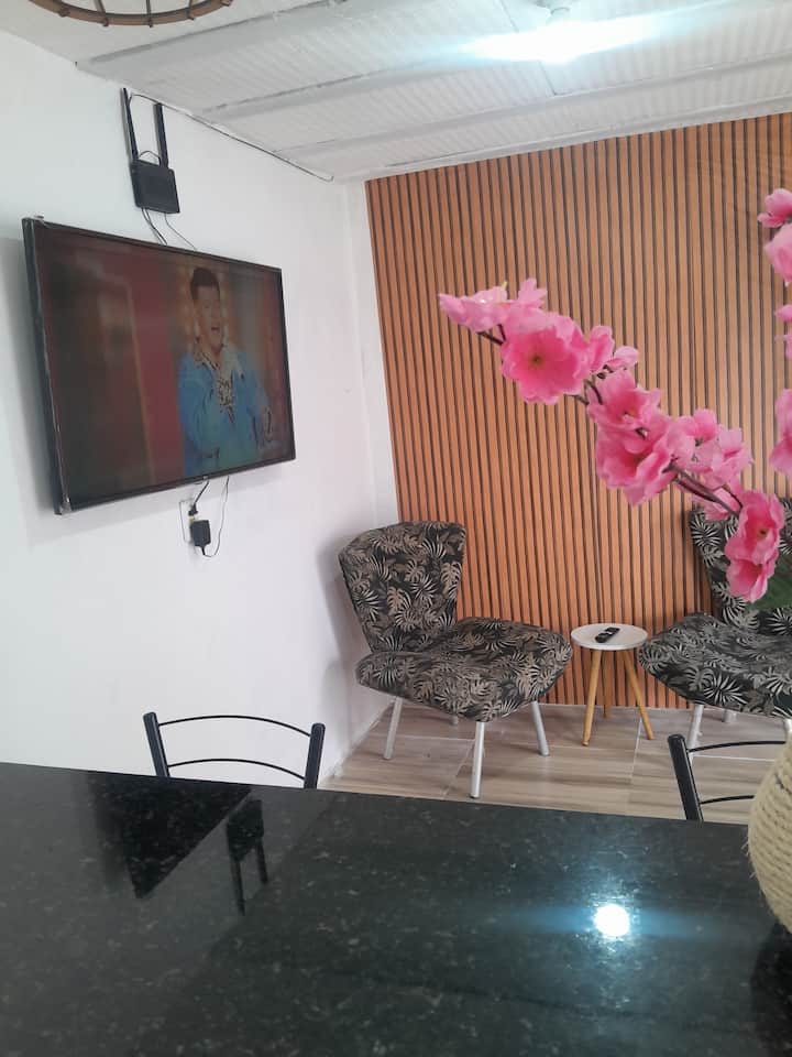 Casa De Veraneio Com Espaço De Eventos E  Piscina. - Camaçari