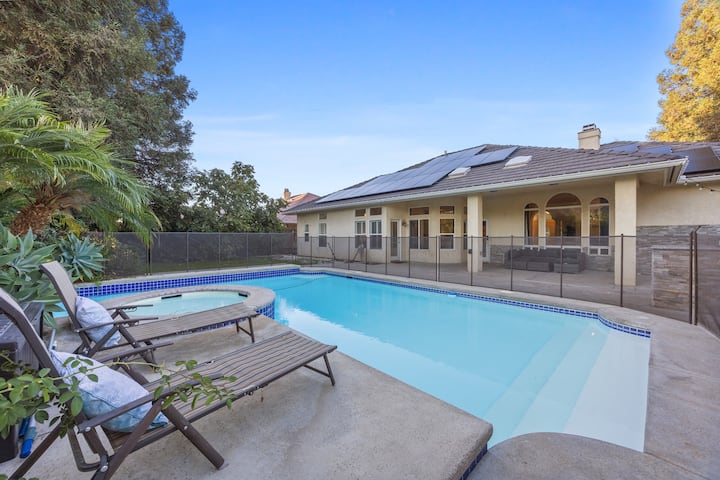 Corporate & Family Retreat – Seven Oaks Pool Home - Bakersfield, CA